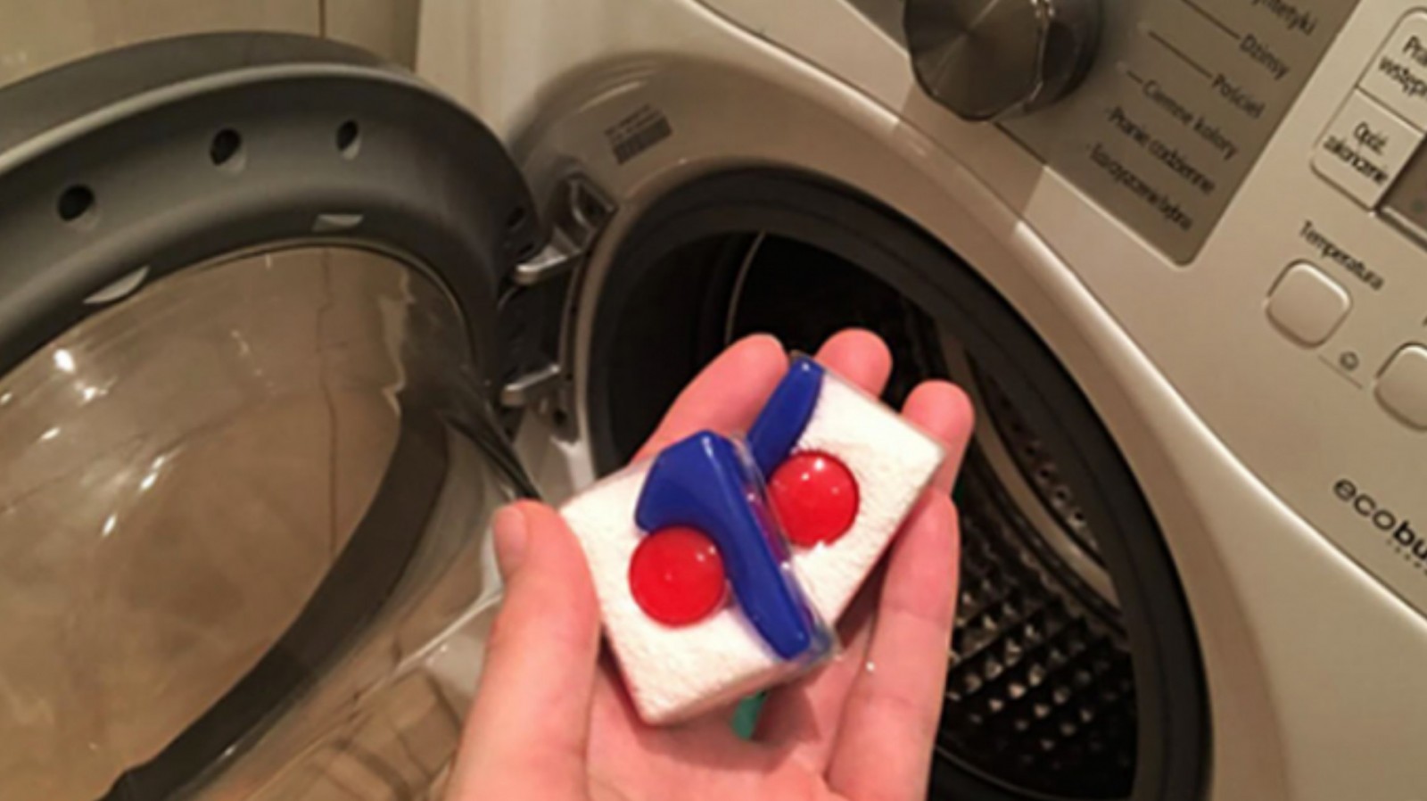 Guide for cleaning a washing machine using dishwasher tablets - i-Recipe