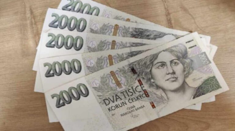 Very rare 2000 CZK banknotes are still in circulation. The price for ...